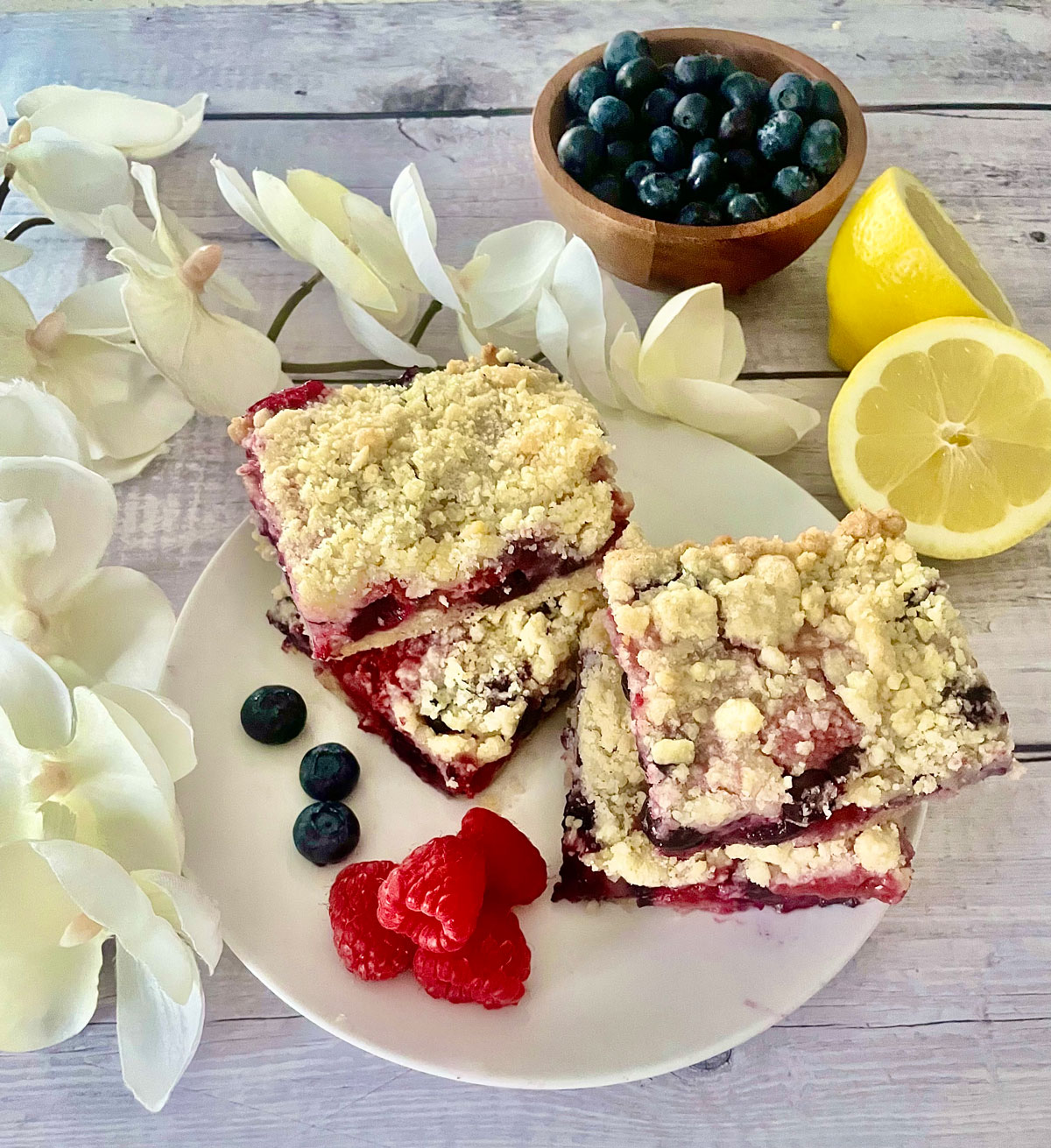 Blueberry and Raspberry Crumble Bars | Edible East Bay